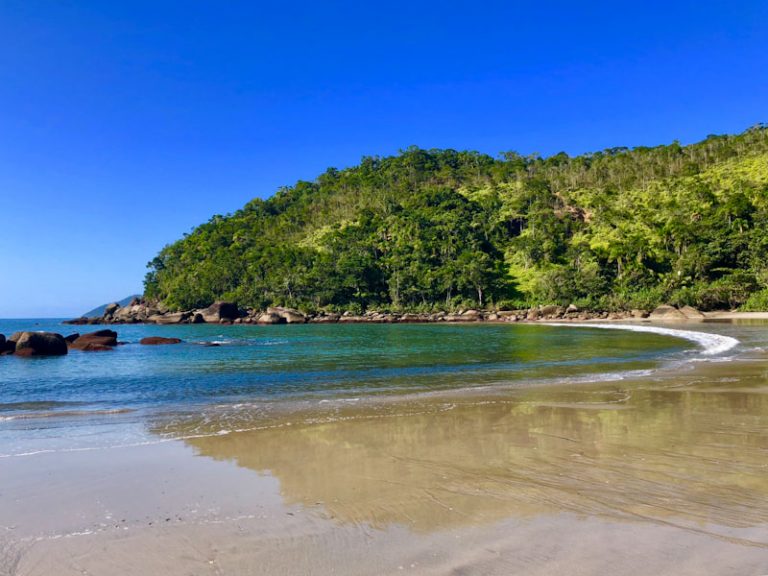 Praia de Castelhanos – o que fazer e dicas – Elas Mundo Afora
